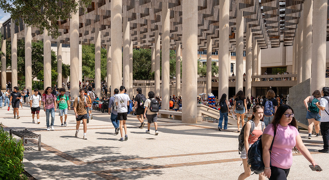 38,000+ reasons to celebrate: UTSA student enrollment soars to record ...