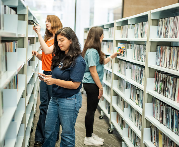 Recent survey results show UTSA Libraries ‘genuinely helpful’ - UT San ...